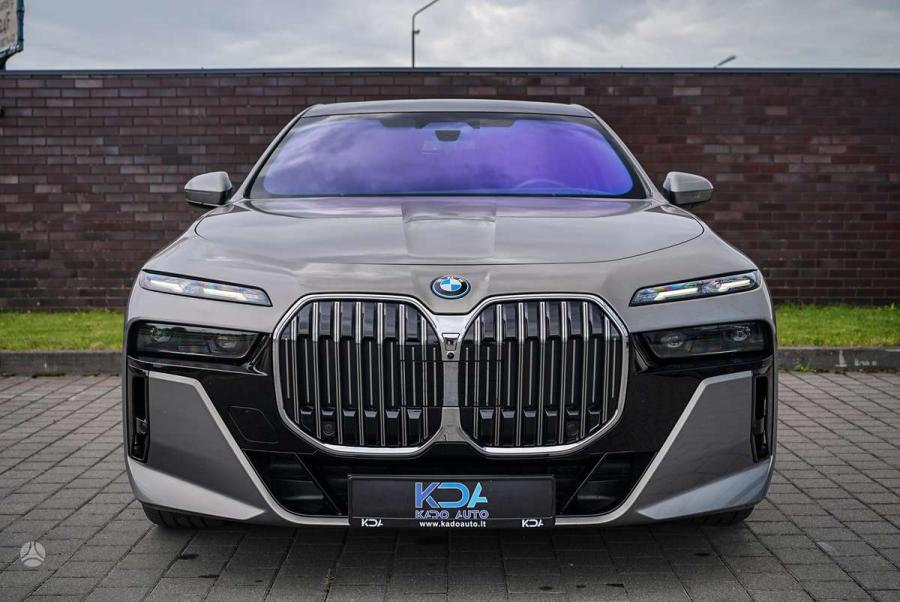 Pelēks BMW 750 2024 Marijampole, ar dzinēja tilpumu 3.00 L un nobraukumu 79 tūkst. km par 82950 €, foto 3 vietnē AUTOMOTO.COM.LV