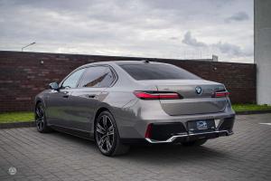 Pelēks BMW 750 2024 Marijampole, ar dzinēja tilpumu 3.00 L un nobraukumu 79 tūkst. km par 82950 €, foto 8 vietnē AUTOMOTO.COM.LV