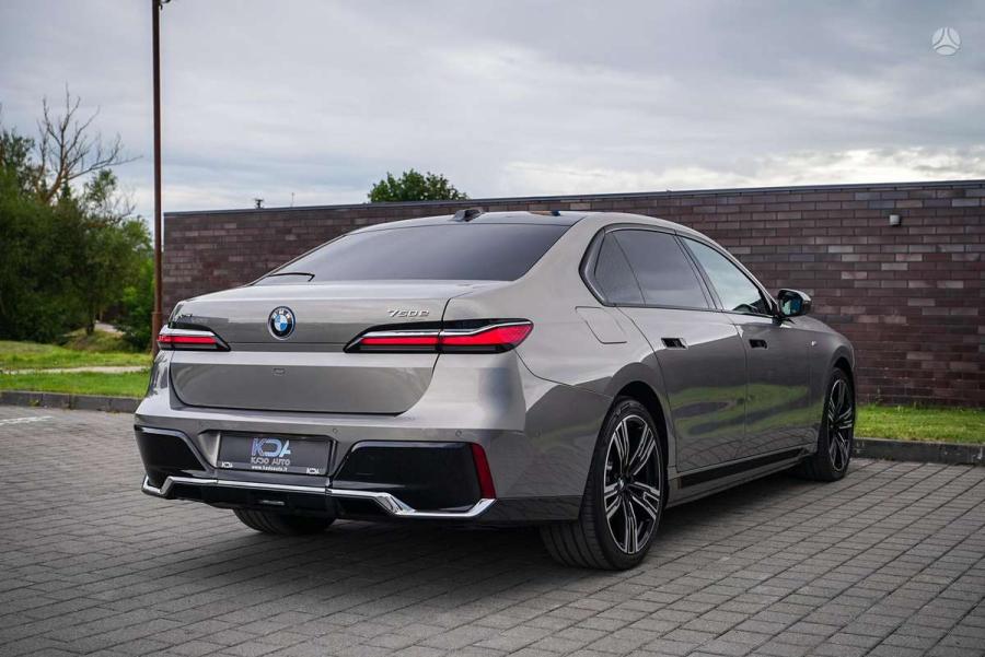 Pelēks BMW 750 2024 Marijampole, ar dzinēja tilpumu 3.00 L un nobraukumu 79 tūkst. km par 82950 €, foto 10 vietnē AUTOMOTO.COM.LV