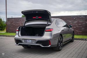 Pelēks BMW 750 2024 Marijampole, ar dzinēja tilpumu 3.00 L un nobraukumu 79 tūkst. km par 82950 €, foto 11 vietnē AUTOMOTO.COM.LV