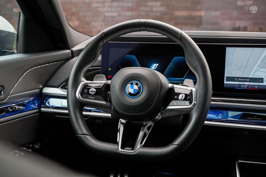 Pelēks BMW 750 2024 Marijampole, ar dzinēja tilpumu 3.00 L un nobraukumu 79 tūkst. km par 82950 €, foto 16 vietnē AUTOMOTO.COM.LV