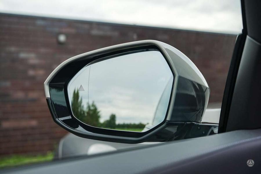 Pelēks BMW 750 2024 Marijampole, ar dzinēja tilpumu 3.00 L un nobraukumu 79 tūkst. km par 82950 €, foto 35 vietnē AUTOMOTO.COM.LV