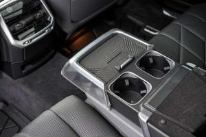 Pelēks BMW 750 2024 Marijampole, ar dzinēja tilpumu 3.00 L un nobraukumu 79 tūkst. km par 82950 €, foto 38 vietnē AUTOMOTO.COM.LV