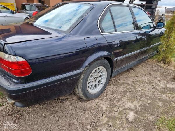 BMW 750 1995 Kauņa, ar dzinēja tilpumu 5.40 L un nobraukumu 300 tūkst. km par 2780 €, foto 5 vietnē AUTOMOTO.COM.LV