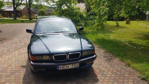 BMW 750 1995 Varėna, ar dzinēja tilpumu 5.40 L un nobraukumu 403 tūkst. km par 11750 €, foto  vietnē AUTOMOTO.COM.LV