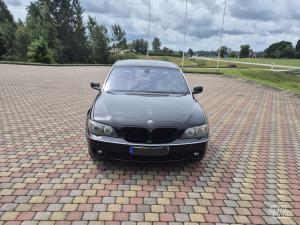 BMW 750 2006 in Plunge, with an engine capacity of 4.80 L and mileage of 211 thousand km for 3800 €, photo 4 on AUTOMOTO.COM.LV