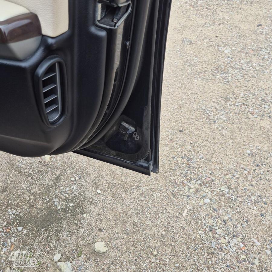 BMW 750 2006 in Plunge, with an engine capacity of 4.80 L and mileage of 211 thousand km for 3800 €, photo 13 on AUTOMOTO.COM.LV