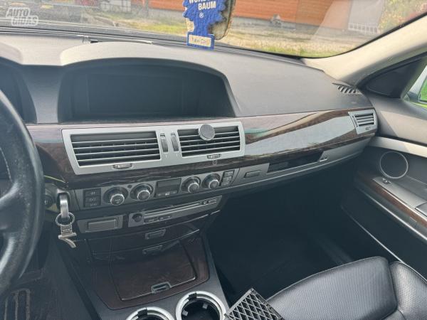 BMW 750 2006 in Moletai, with an engine capacity of 4.80 L and mileage of 257 thousand km for 1900 €, photo 9 on AUTOMOTO.COM.LV
