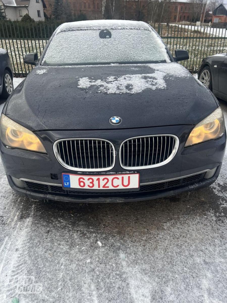 BMW 750 2012 in Kaunas, with an engine capacity of 4.40 L and mileage of 130 thousand km for 9250 €, photo 2 on AUTOMOTO.COM.LV