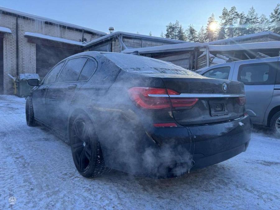 BMW 750 2016 Viļņa, ar dzinēja tilpumu 4.40 L un nobraukumu 176 tūkst. km par 14999 €, foto 6 vietnē AUTOMOTO.COM.LV