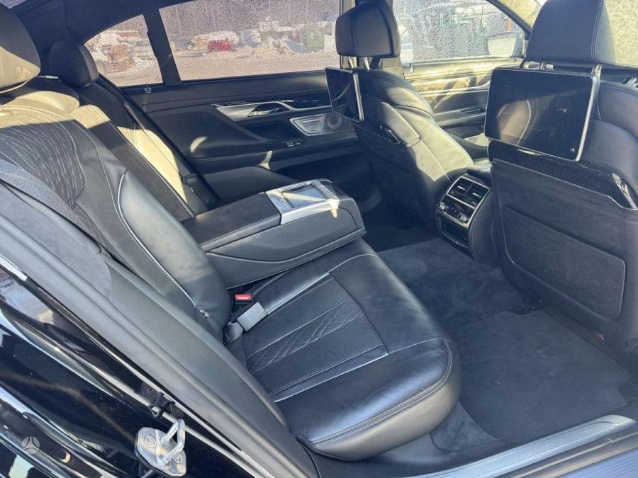 BMW 750 2016 Viļņa, ar dzinēja tilpumu 4.40 L un nobraukumu 176 tūkst. km par 14999 €, foto 16 vietnē AUTOMOTO.COM.LV