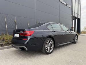 BMW 750 2016 in Vilnius, with an engine capacity of 4.40 L and mileage of 150 thousand km for 18800 €, photo 5 on AUTOMOTO.COM.LV
