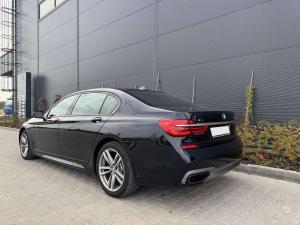 BMW 750 2016 in Vilnius, with an engine capacity of 4.40 L and mileage of 150 thousand km for 18800 €, photo 8 on AUTOMOTO.COM.LV