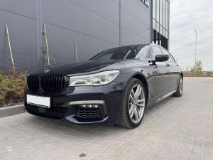 BMW 750 2016 in Vilnius, with an engine capacity of 4.40 L and mileage of 150 thousand km for 18800 €, photo 10 on AUTOMOTO.COM.LV