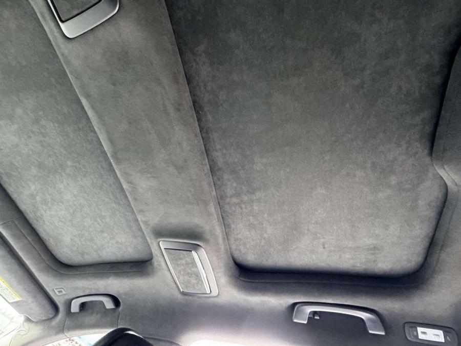 BMW 750 2016 in Vilnius, with an engine capacity of 4.40 L and mileage of 150 thousand km for 18800 €, photo 16 on AUTOMOTO.COM.LV