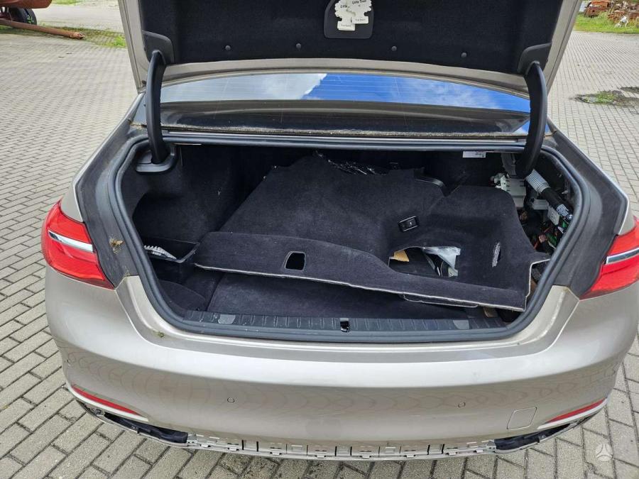 BMW 750 2016 Šilutė, ar dzinēja tilpumu 4.40 L un nobraukumu 126 tūkst. km par 12500 €, foto 12 vietnē AUTOMOTO.COM.LV