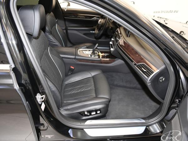 BMW 750 2017 Viļņa, ar dzinēja tilpumu 4.40 L un nobraukumu 113 tūkst. km par 24900 €, foto 5 vietnē AUTOMOTO.COM.LV