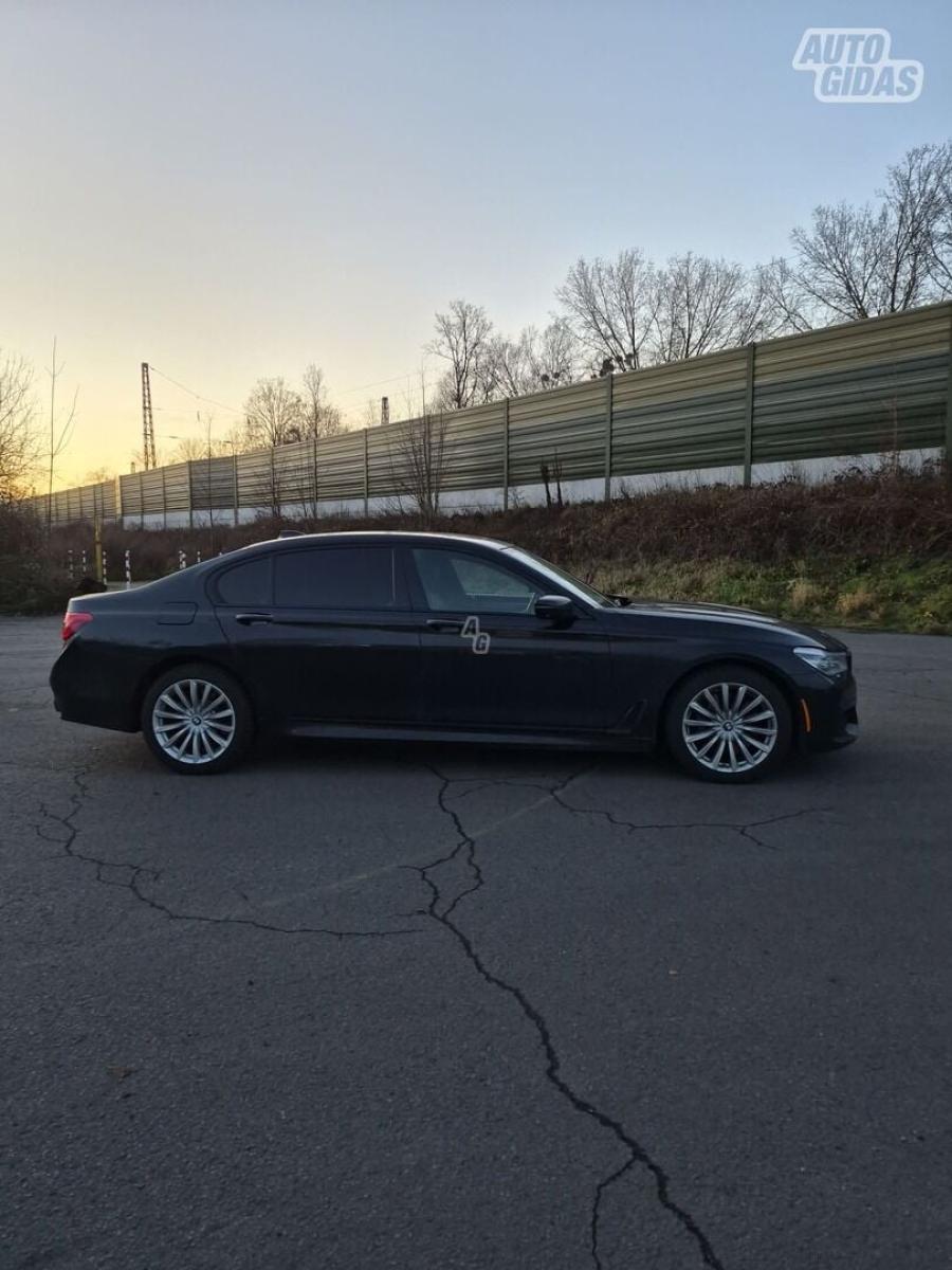 BMW 750 2017 in Vilnius, with an engine capacity of 4.40 L and mileage of 96 thousand km for 24500 €, photo 5 on AUTOMOTO.COM.LV