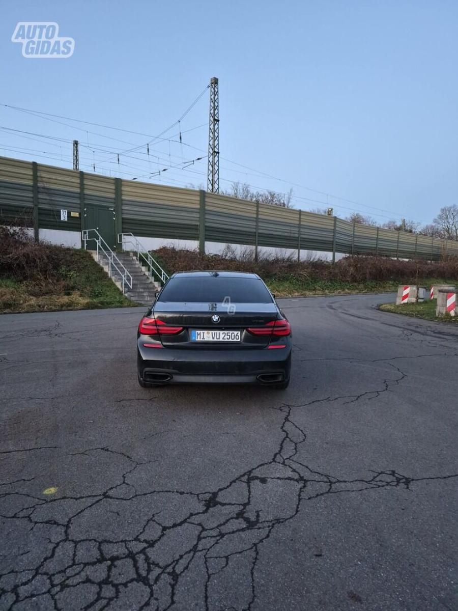BMW 750 2017 in Vilnius, with an engine capacity of 4.40 L and mileage of 96 thousand km for 24500 €, photo 6 on AUTOMOTO.COM.LV
