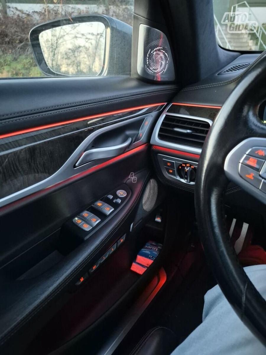 BMW 750 2017 in Vilnius, with an engine capacity of 4.40 L and mileage of 96 thousand km for 24500 €, photo 11 on AUTOMOTO.COM.LV