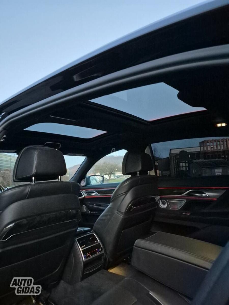 BMW 750 2017 in Vilnius, with an engine capacity of 4.40 L and mileage of 96 thousand km for 24500 €, photo 12 on AUTOMOTO.COM.LV