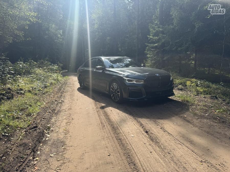 BMW 750 2017 Panevēža, ar dzinēja tilpumu 4.40 L un nobraukumu 166 tūkst. km par 28000 €, foto 1 vietnē AUTOMOTO.COM.LV