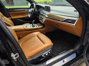 BMW 750 2017 Šilutė, ar dzinēja tilpumu 4.40 L un nobraukumu 190 tūkst. km par 19900 €, foto 31 vietnē AUTOMOTO.COM.LV