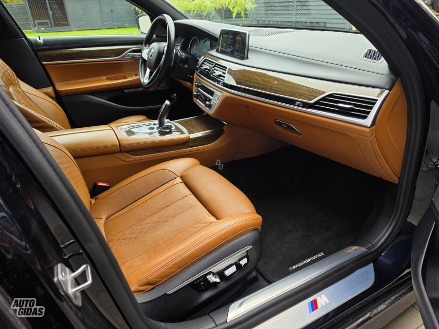 BMW 750 2017 Šilutė, ar dzinēja tilpumu 4.40 L un nobraukumu 190 tūkst. km par 19900 €, foto 31 vietnē AUTOMOTO.COM.LV
