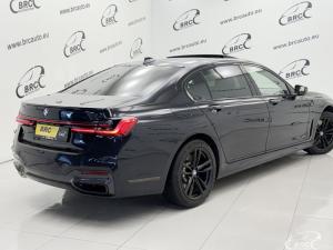 BMW 750 2022 in Vilnius, with an engine capacity of 4.40 L and mileage of 76 thousand km for 47900 €, photo 3 on AUTOMOTO.COM.LV