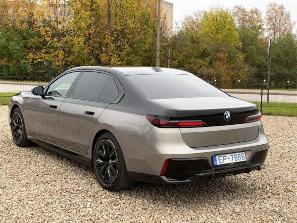 BMW 750 2024 in Gulbene, with an engine capacity of 4.40 L and mileage of 37 thousand km for 109990 €, photo 7 on AUTOMOTO.COM.LV