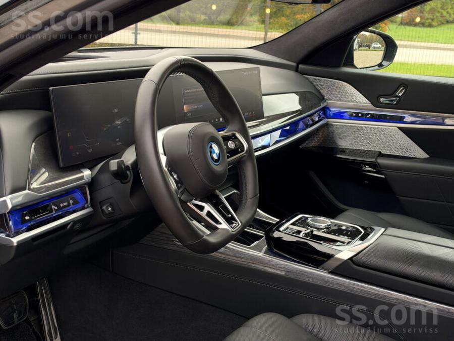 BMW 750 2024 in Gulbene, with an engine capacity of 4.40 L and mileage of 37 thousand km for 109990 €, photo 20 on AUTOMOTO.COM.LV