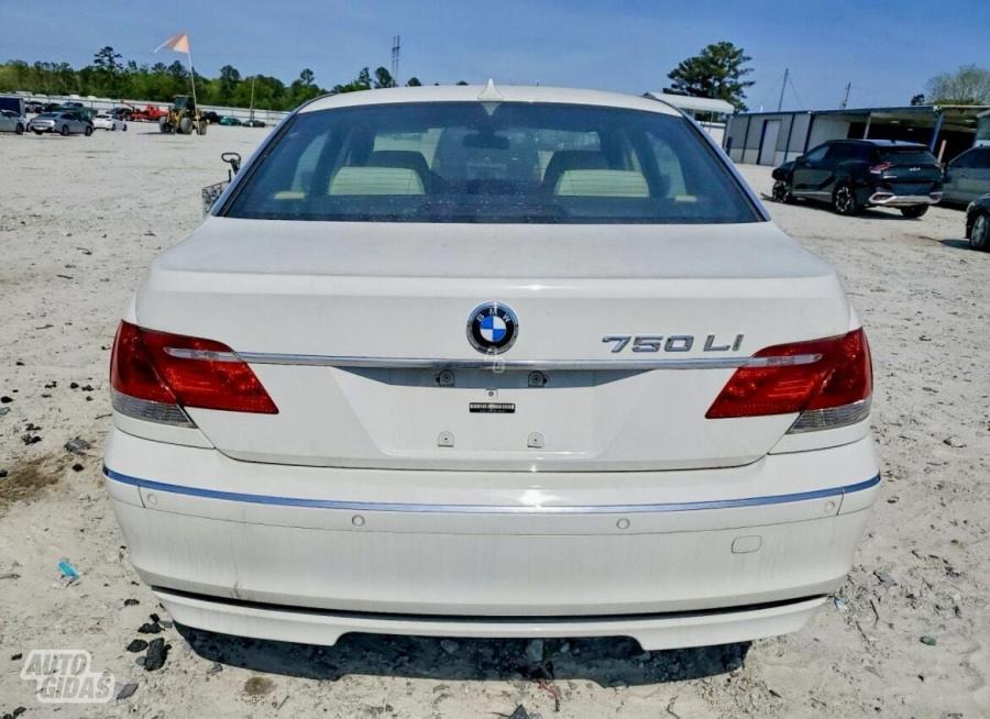 Balts BMW 750 2008 Šauļi, ar dzinēja tilpumu 4.80 L un nobraukumu 83 tūkst. km par 7500 €, foto 8 vietnē AUTOMOTO.COM.LV