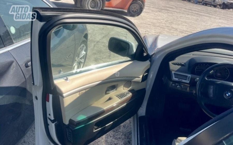 Balts BMW 750 2008 Šauļi, ar dzinēja tilpumu 4.80 L un nobraukumu 83 tūkst. km par 7500 €, foto 14 vietnē AUTOMOTO.COM.LV