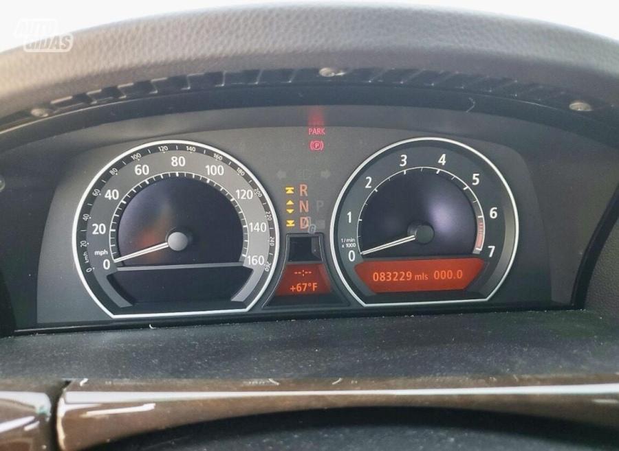 Balts BMW 750 2008 Šauļi, ar dzinēja tilpumu 4.80 L un nobraukumu 83 tūkst. km par 7500 €, foto 18 vietnē AUTOMOTO.COM.LV