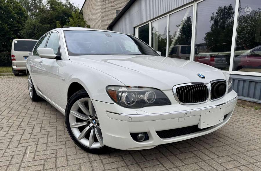 White BMW 750 2008 in Siauliai, with an engine capacity of 4.80 L and mileage of 133 thousand km for 9900 €, photo 1 on AUTOMOTO.COM.LV