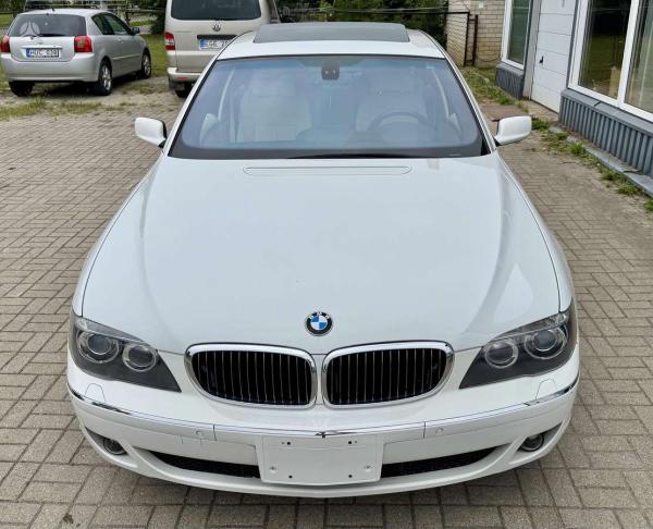 White BMW 750 2008 in Siauliai, with an engine capacity of 4.80 L and mileage of 133 thousand km for 9900 €, photo 4 on AUTOMOTO.COM.LV