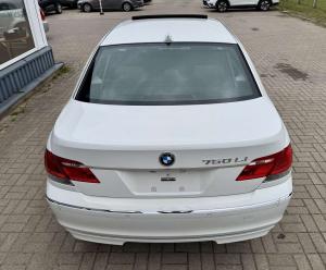 White BMW 750 2008 in Siauliai, with an engine capacity of 4.80 L and mileage of 133 thousand km for 9900 €, photo 6 on AUTOMOTO.COM.LV