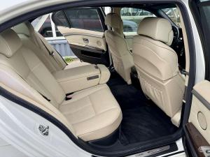 White BMW 750 2008 in Siauliai, with an engine capacity of 4.80 L and mileage of 133 thousand km for 9900 €, photo 14 on AUTOMOTO.COM.LV