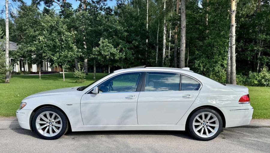 White BMW 750 2008 in Siauliai, with an engine capacity of 4.80 L and mileage of 133 thousand km for 9900 €, photo 26 on AUTOMOTO.COM.LV