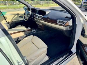 White BMW 750 2008 in Siauliai, with an engine capacity of 4.80 L and mileage of 133 thousand km for 9900 €, photo 28 on AUTOMOTO.COM.LV