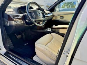 White BMW 750 2008 in Siauliai, with an engine capacity of 4.80 L and mileage of 133 thousand km for 9900 €, photo 29 on AUTOMOTO.COM.LV