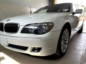 White BMW 750 2008 in Siauliai, with an engine capacity of 4.80 L and mileage of 133 thousand km for 9900 €, photo 30 on AUTOMOTO.COM.LV