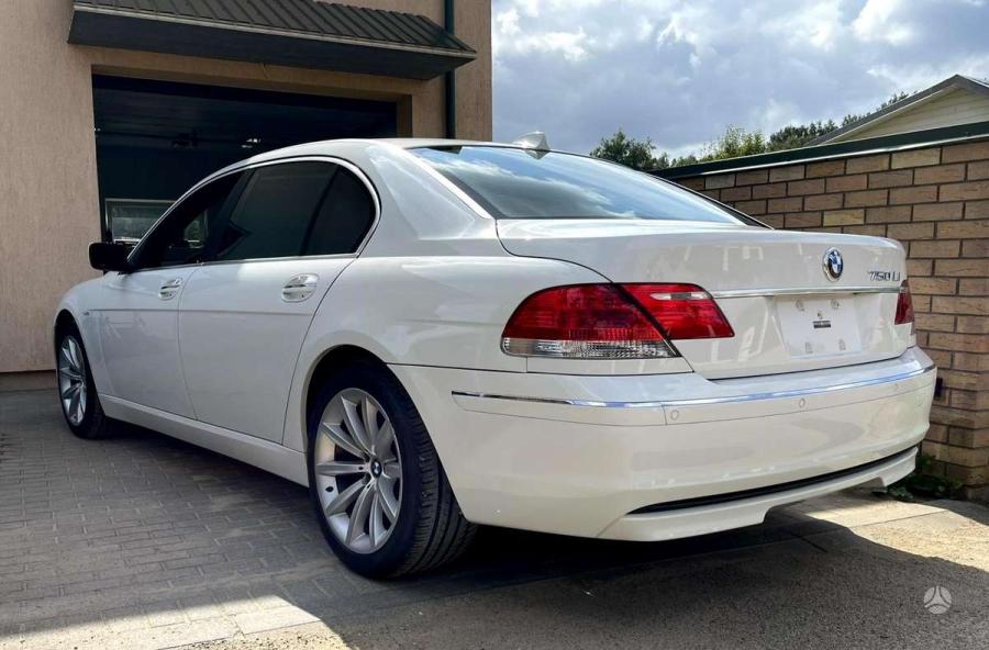 White BMW 750 2008 in Siauliai, with an engine capacity of 4.80 L and mileage of 133 thousand km for 9900 €, photo 34 on AUTOMOTO.COM.LV
