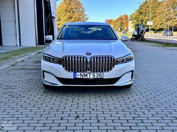 White BMW 750 2021 in Klaipeda, with an engine capacity of 4.40 L and mileage of 139 thousand km for 39450 €, photo 7 on AUTOMOTO.COM.LV