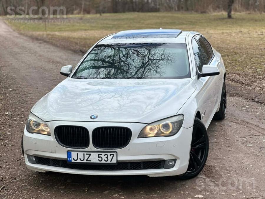 Белый БМВ 750 2009 в Рига, объемом двигателя 4.40 л и пробегом 350 тыс. км за 3990 €, фото 4 на AUTOMOTO.COM.LV