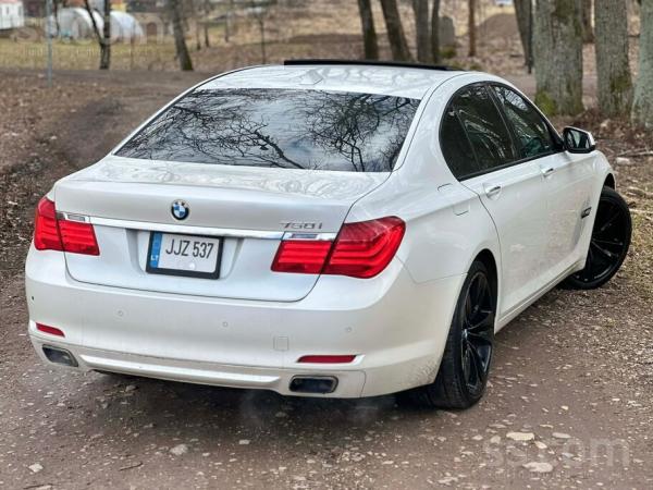 White BMW 750 2009 in Riga, with an engine capacity of 4.40 L and mileage of 350 thousand km for 3990 €, photo 8 on AUTOMOTO.COM.LV