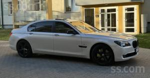 White BMW 750 2009 in Riga, with an engine capacity of 4.40 L and mileage of 214 thousand km for 11500 €, photo 4 on AUTOMOTO.COM.LV