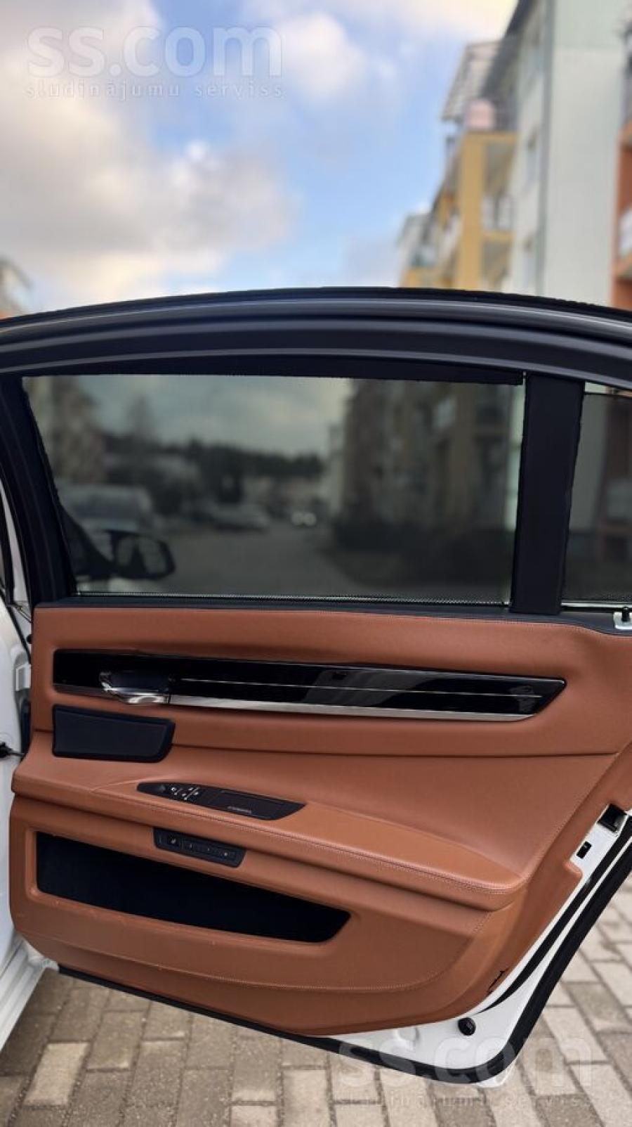 White BMW 750 2009 in Riga, with an engine capacity of 4.40 L and mileage of 214 thousand km for 11500 €, photo 14 on AUTOMOTO.COM.LV