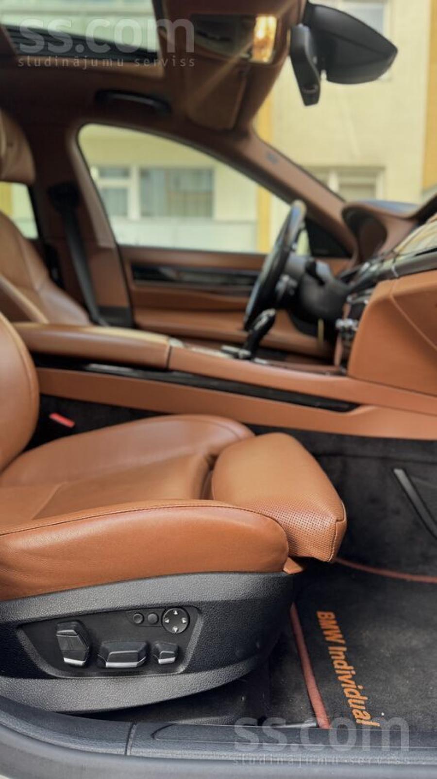 White BMW 750 2009 in Riga, with an engine capacity of 4.40 L and mileage of 214 thousand km for 11500 €, photo 15 on AUTOMOTO.COM.LV