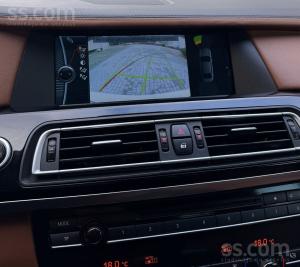 White BMW 750 2009 in Riga, with an engine capacity of 4.40 L and mileage of 214 thousand km for 11500 €, photo 23 on AUTOMOTO.COM.LV